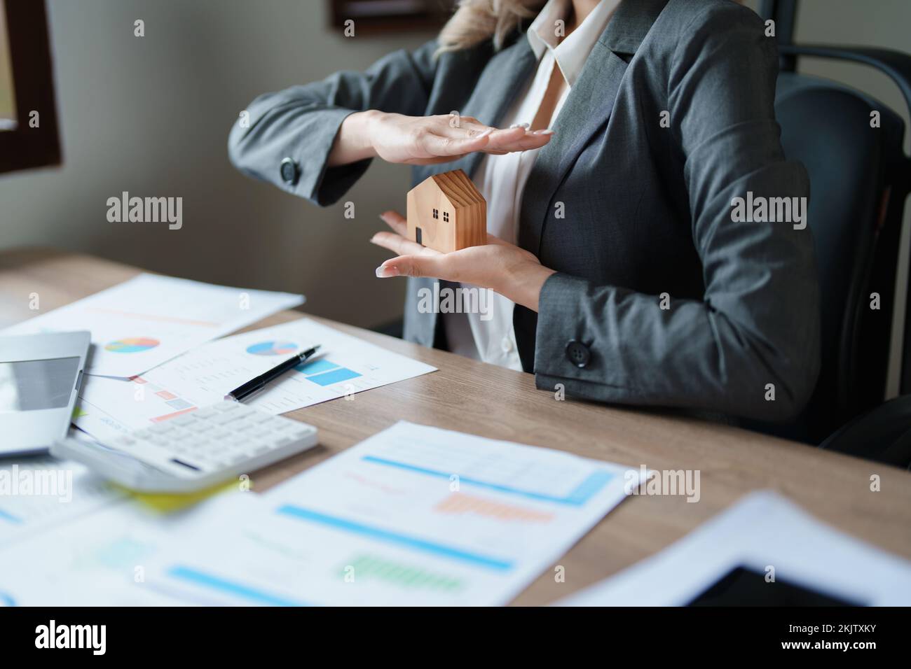 portrait of an asian man, Agent, buy and sell land, property tax, show ...
