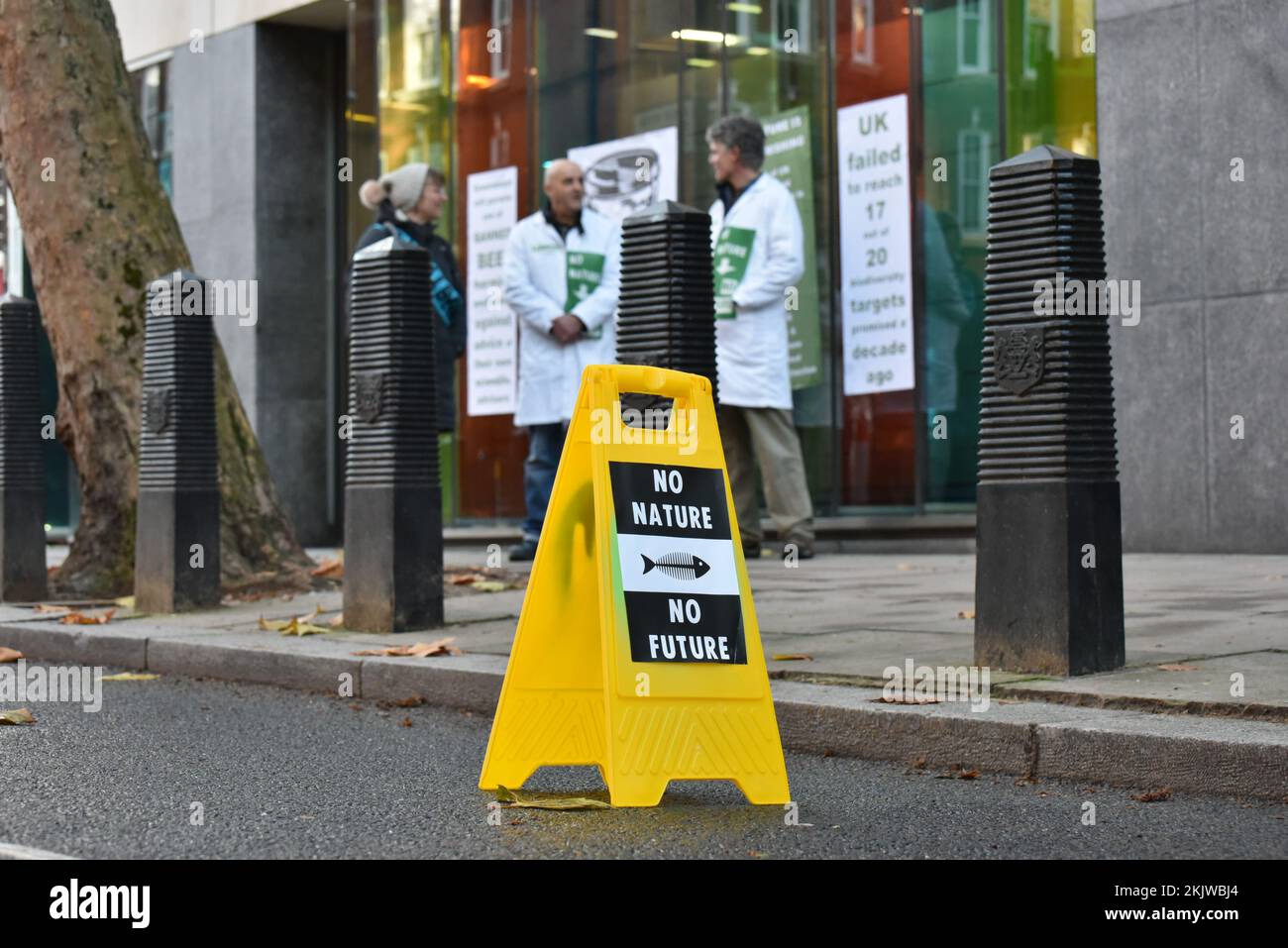 London, UK. 25 November 2022. Scientists for Extinction Rebellion ...