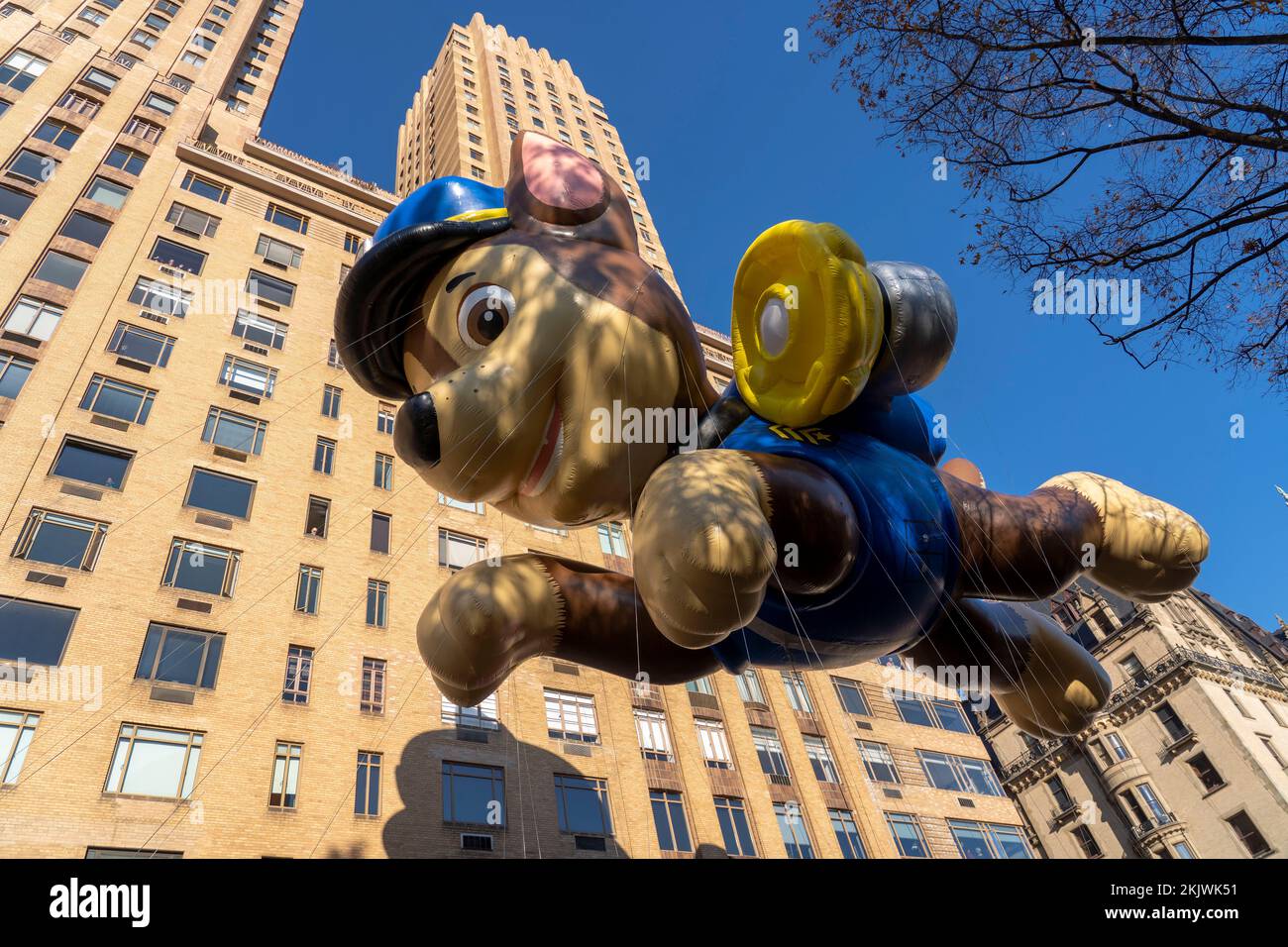 New York, USA. 24th Nov, 2022. NEW YORK, NEW YORK - NOVEMBER 24: Chase ...