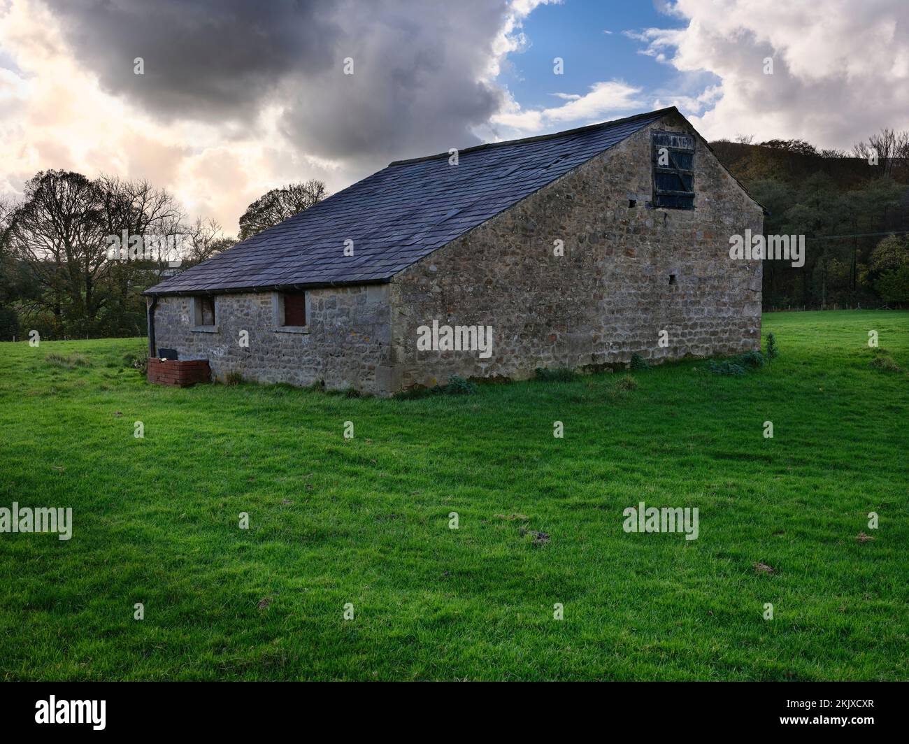 Well maintained field barn on tended pasture on Duchy of Lancaster ...