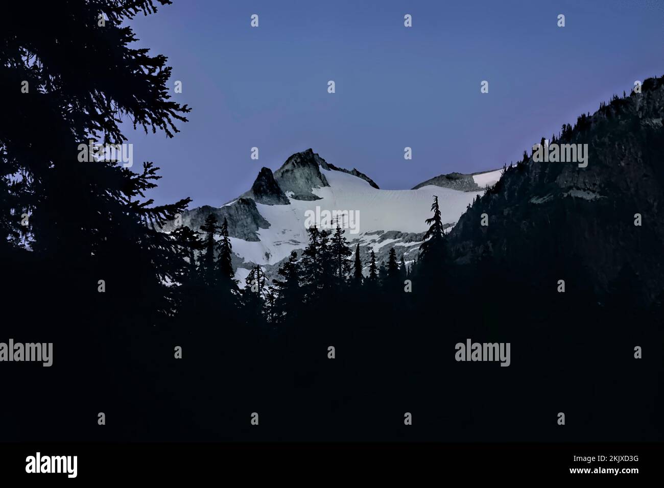 Mount Daniel at dawn, Glacier Peak Wilderness, North Cascades, Pacific ...