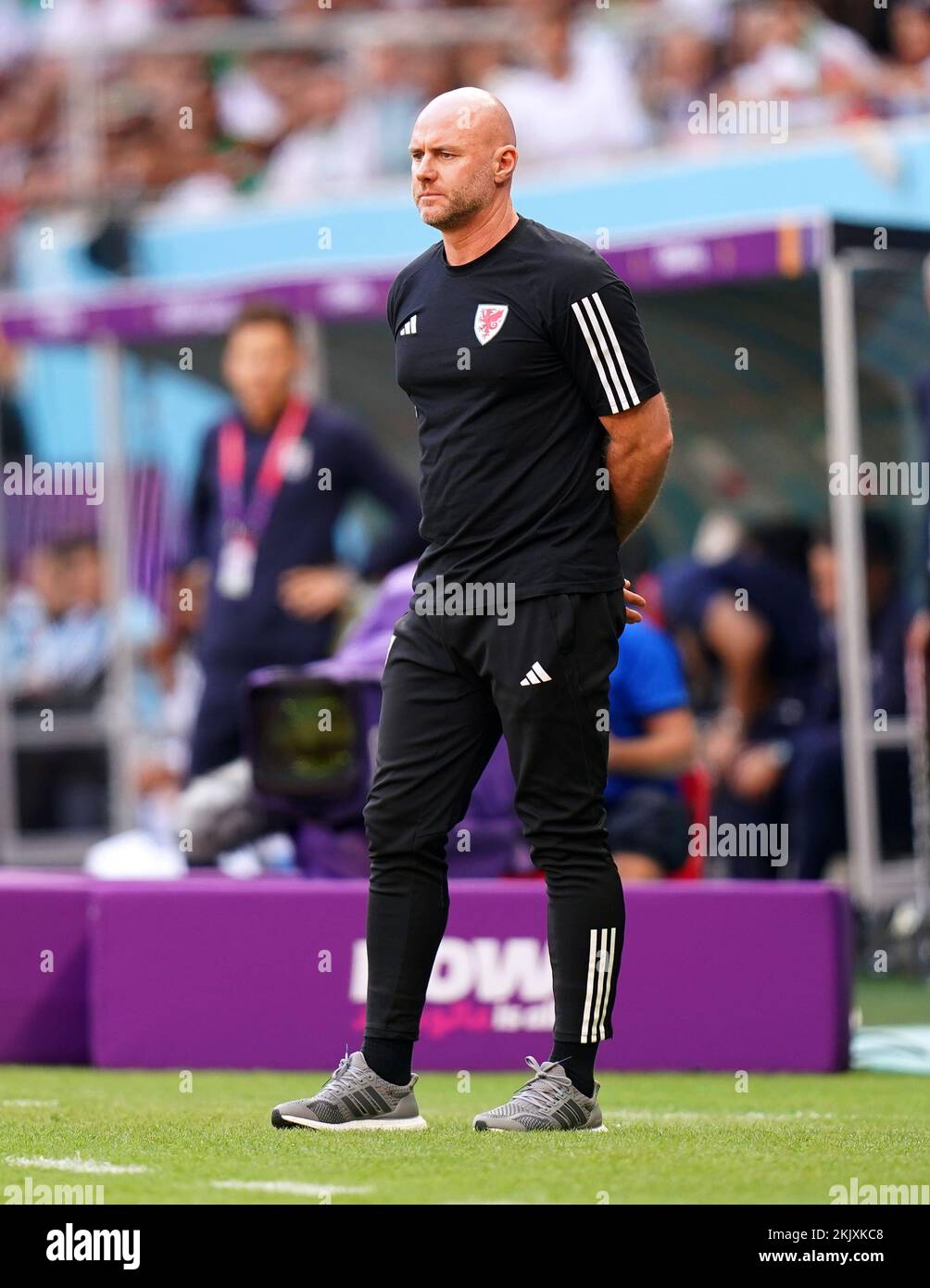 Wales manager Rob Page during the FIFA World Cup Group B match at the ...