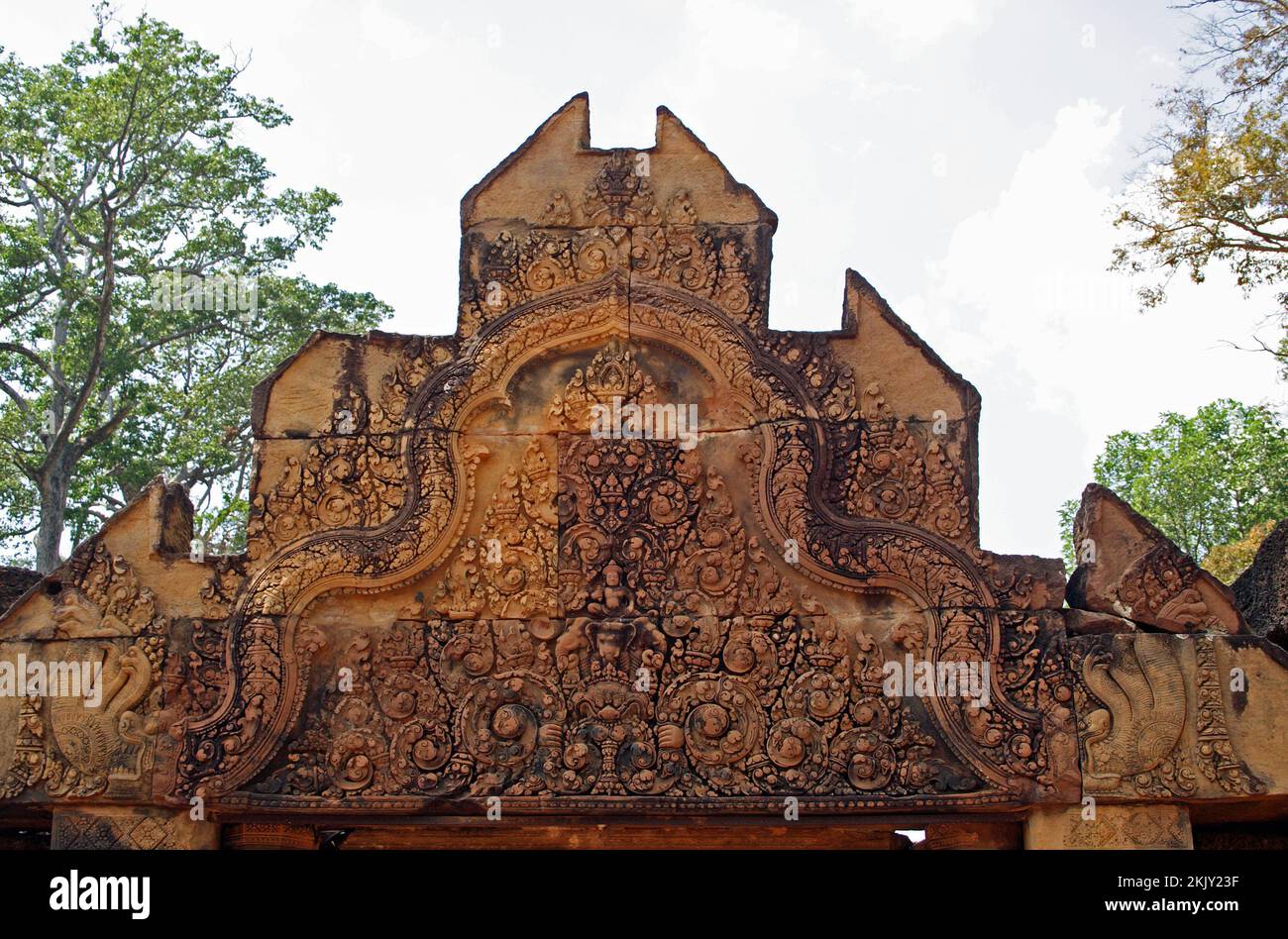 Detailed carving, lintel and pediment, arch, Main Gate, Gopura, Banteay ...