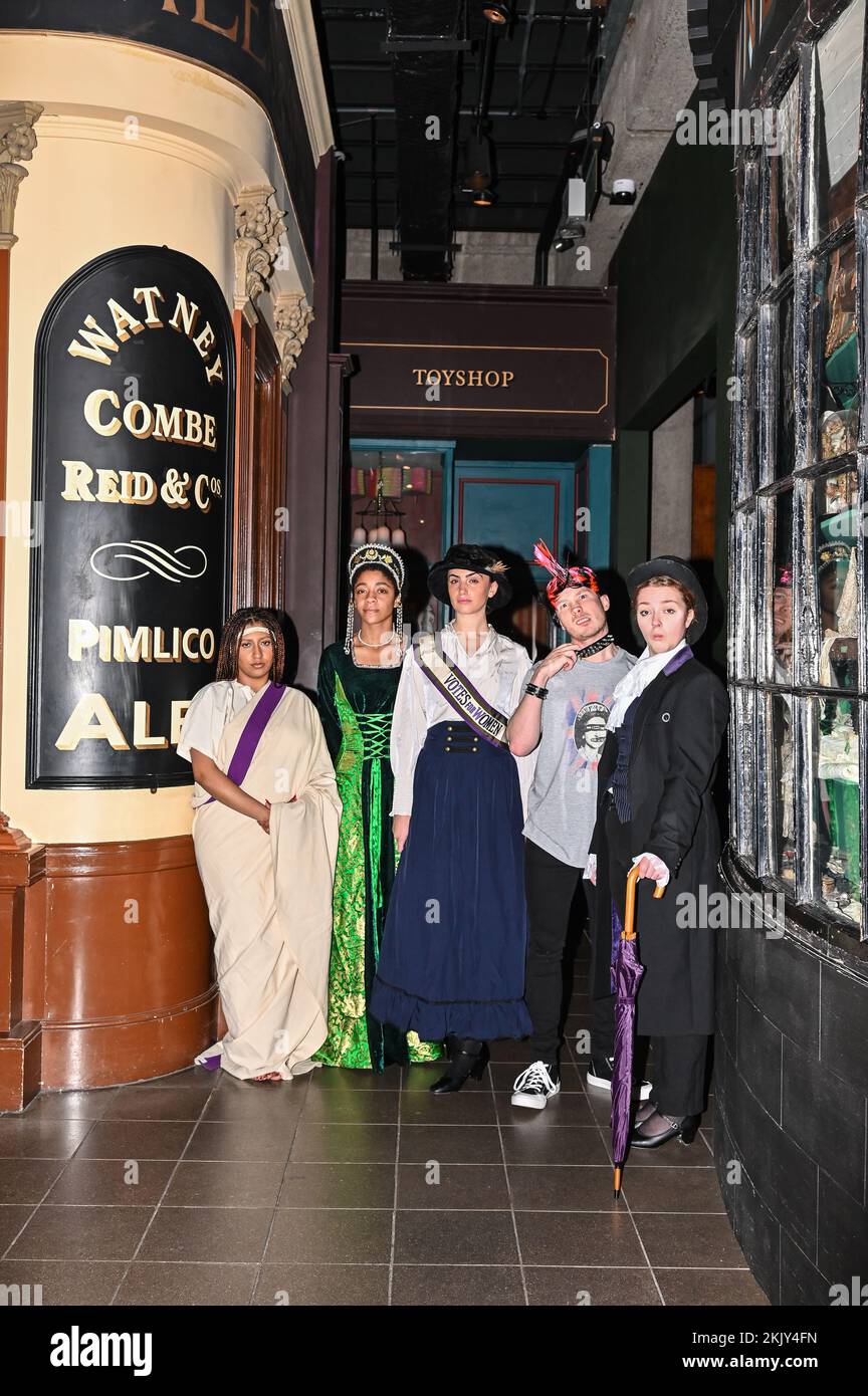 London, UK. 25th November 2022. Museum of London’s five costumed actors ...