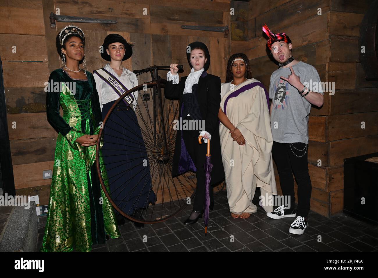 London, UK. 25th November 2022. Museum of London’s five costumed actors ...