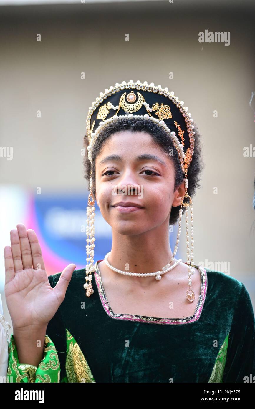 London, UK. 25th November 2022. Museum of London’s five costumed actors ...
