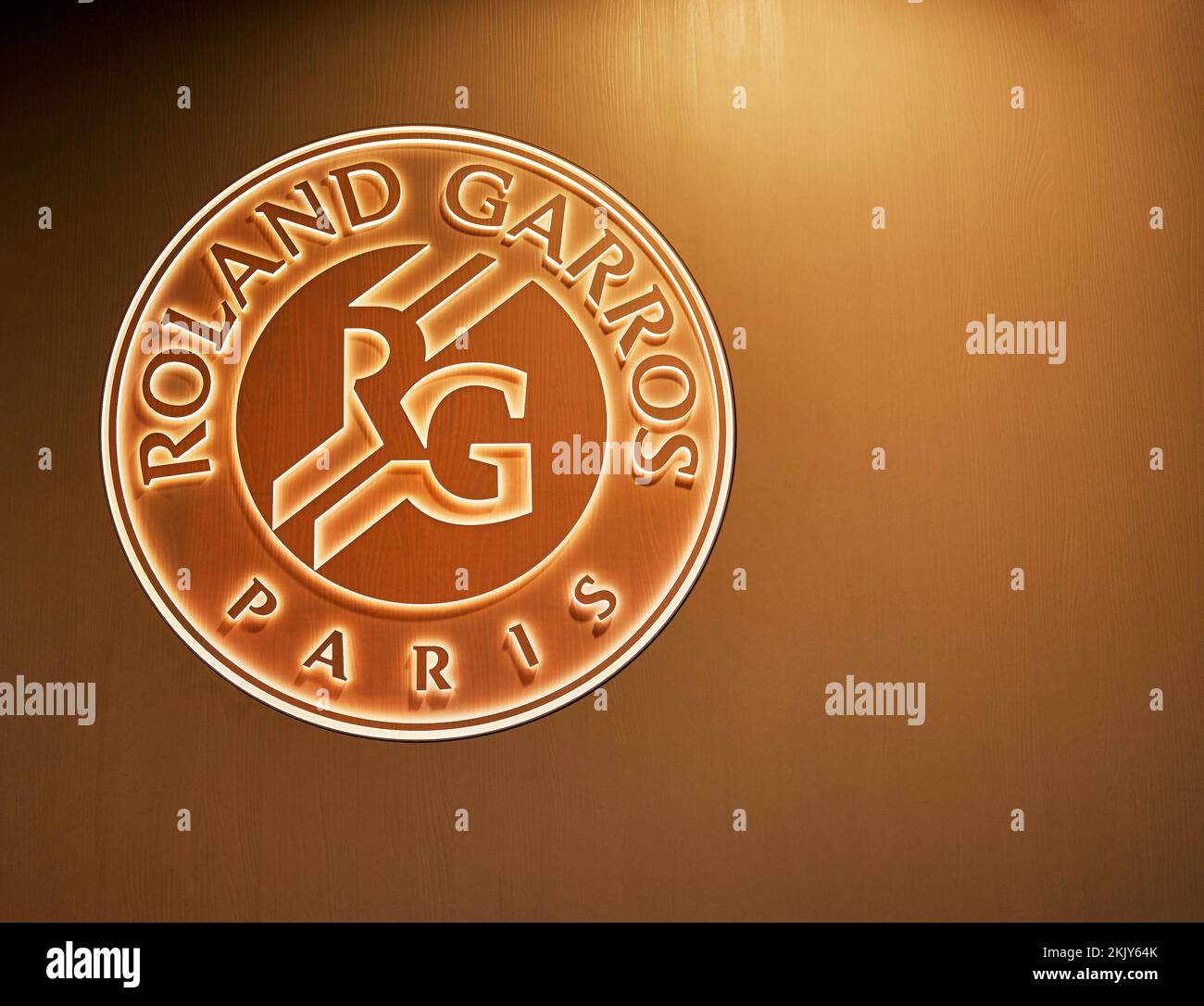 Official tournament emblem in the interior of Roland Garros tennis ...