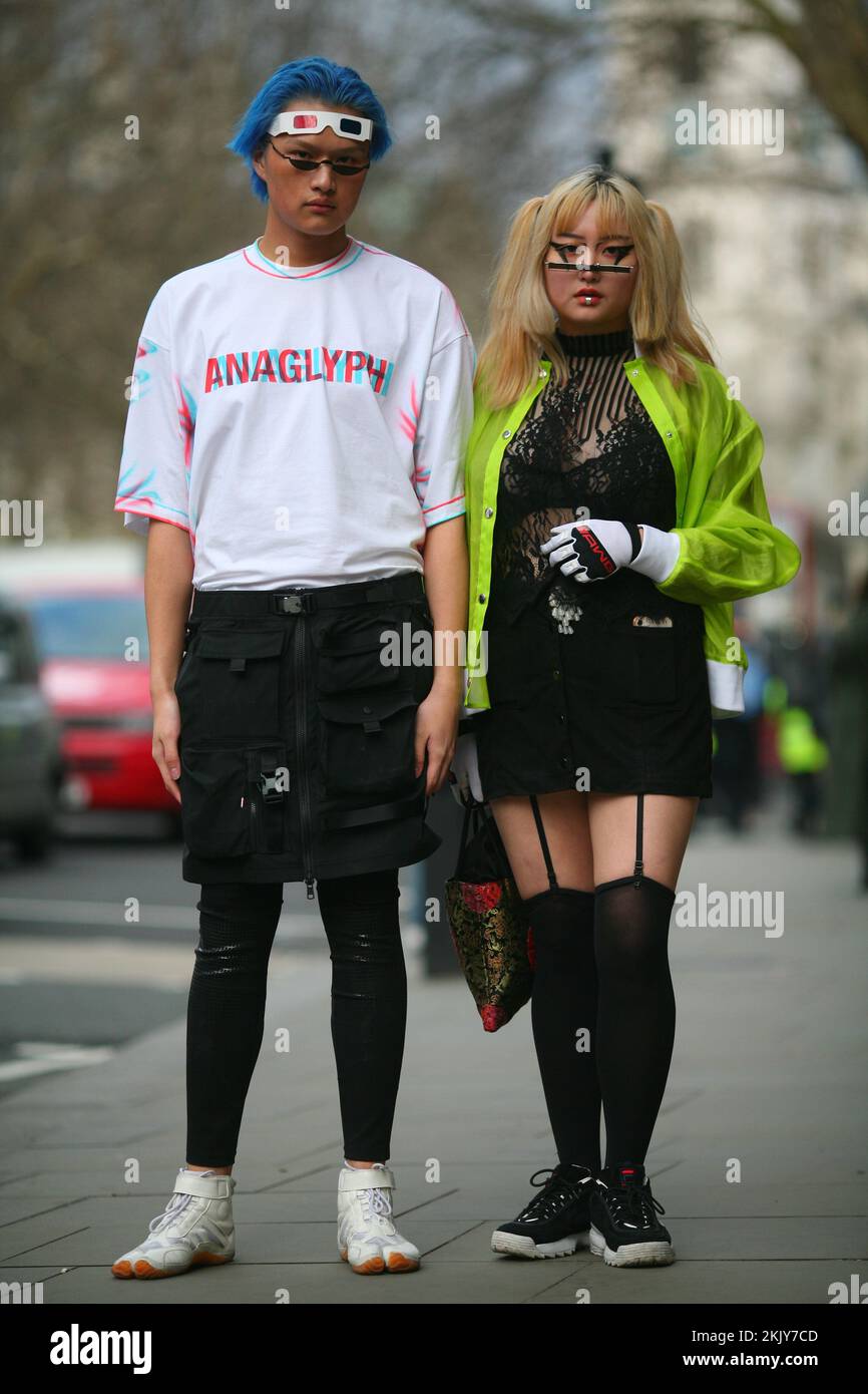 Asian street style fashion hi-res stock photography and images - Alamy