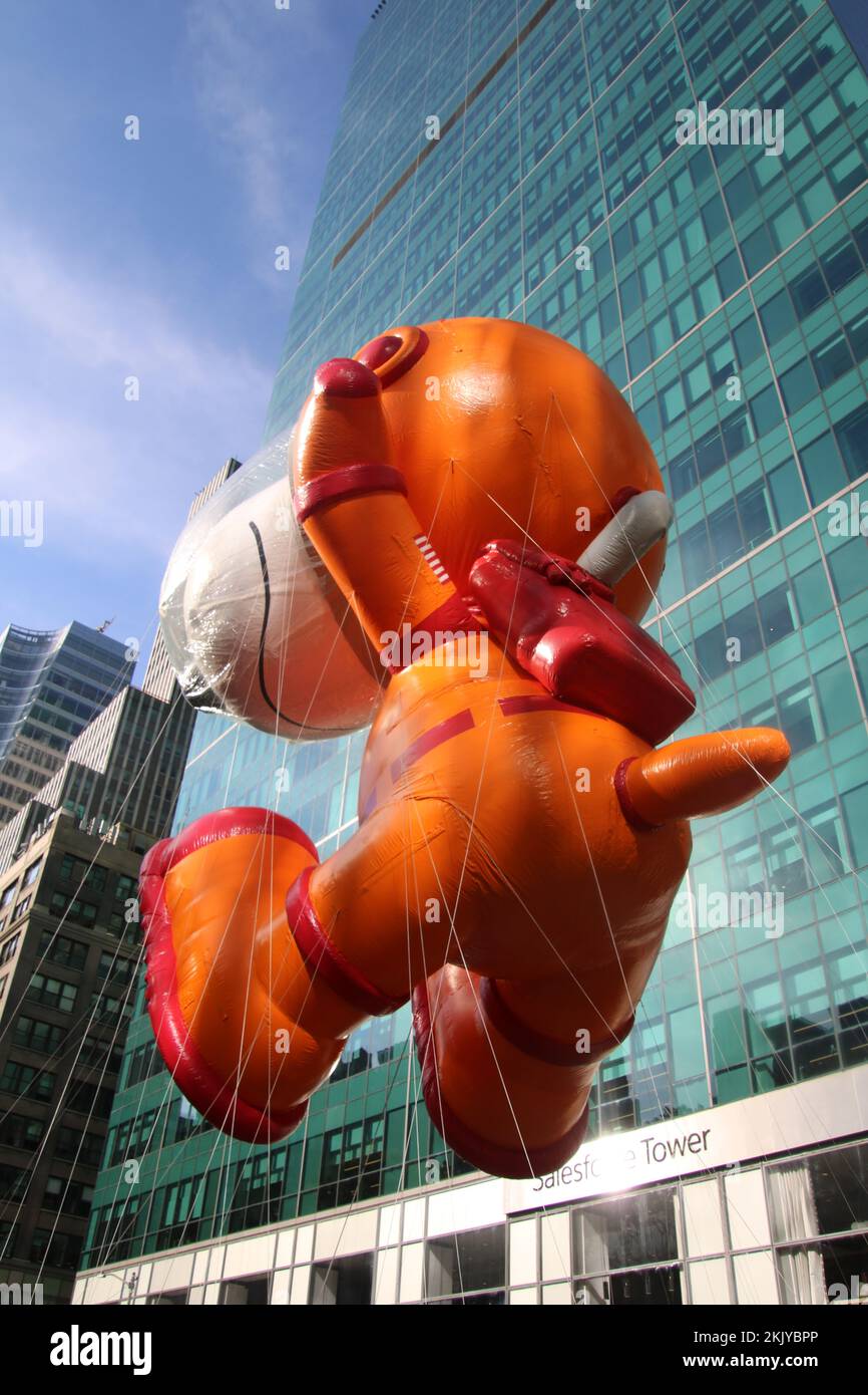 Aerial character balloons hi-res stock photography and images - Alamy