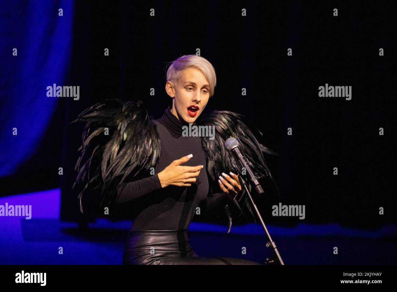 Lisa Eckhart bei ihrem Soloprogramm 'Lisa Eckhart - Die Vorteile des ...