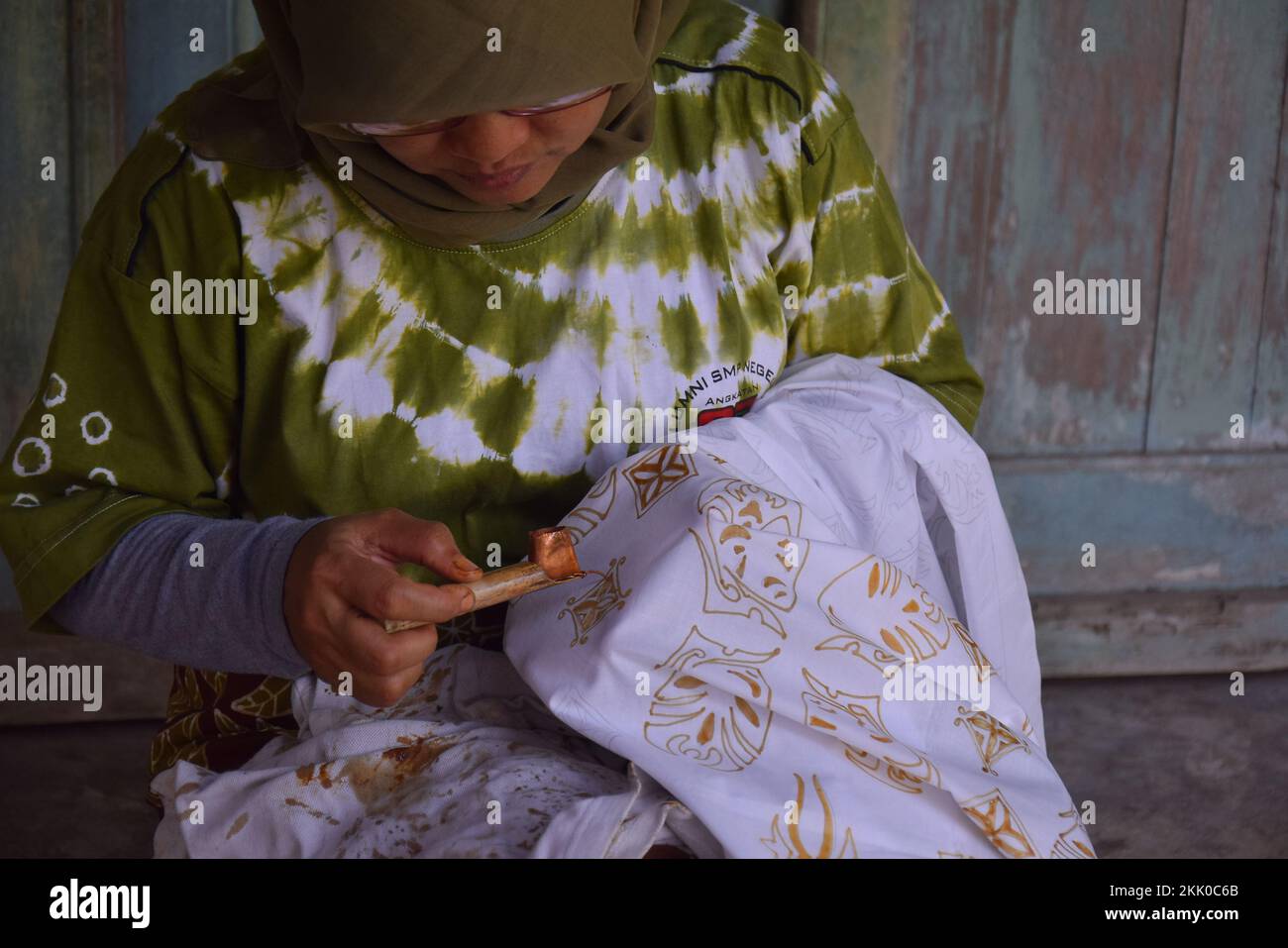 Indonesian hand-written batik done traditionally Stock Photo - Alamy
