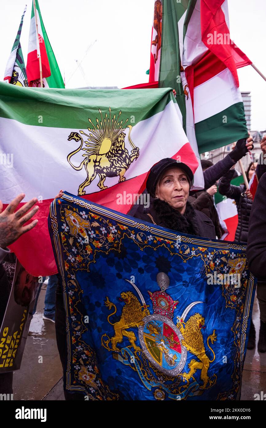 Iranians living in England protesting against the Islamic Republic in ...