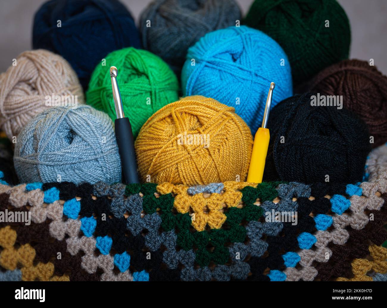 Navy crochet blanket hi-res stock photography and images - Alamy