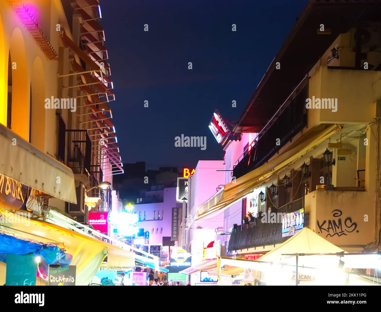 Nightlife in Albufeira at the Algarve coast of Portugal Stock Photo - Alamy
