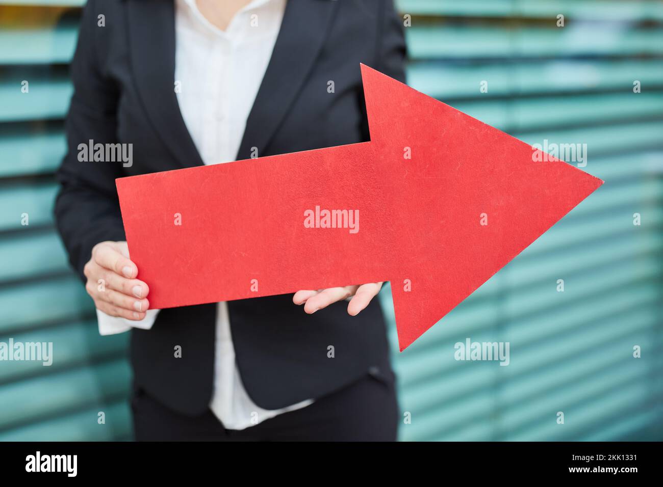 Arrow right symbol hi-res stock photography and images - Alamy