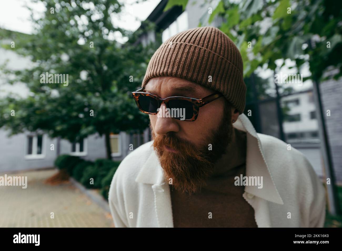 Suspicious man hi-res stock photography and images - Alamy