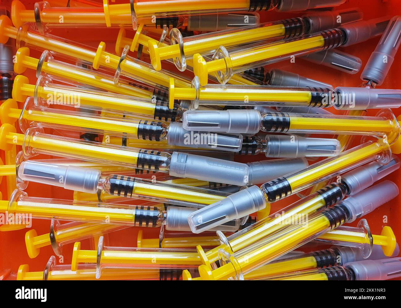 Syringes box hi-res stock photography and images - Alamy