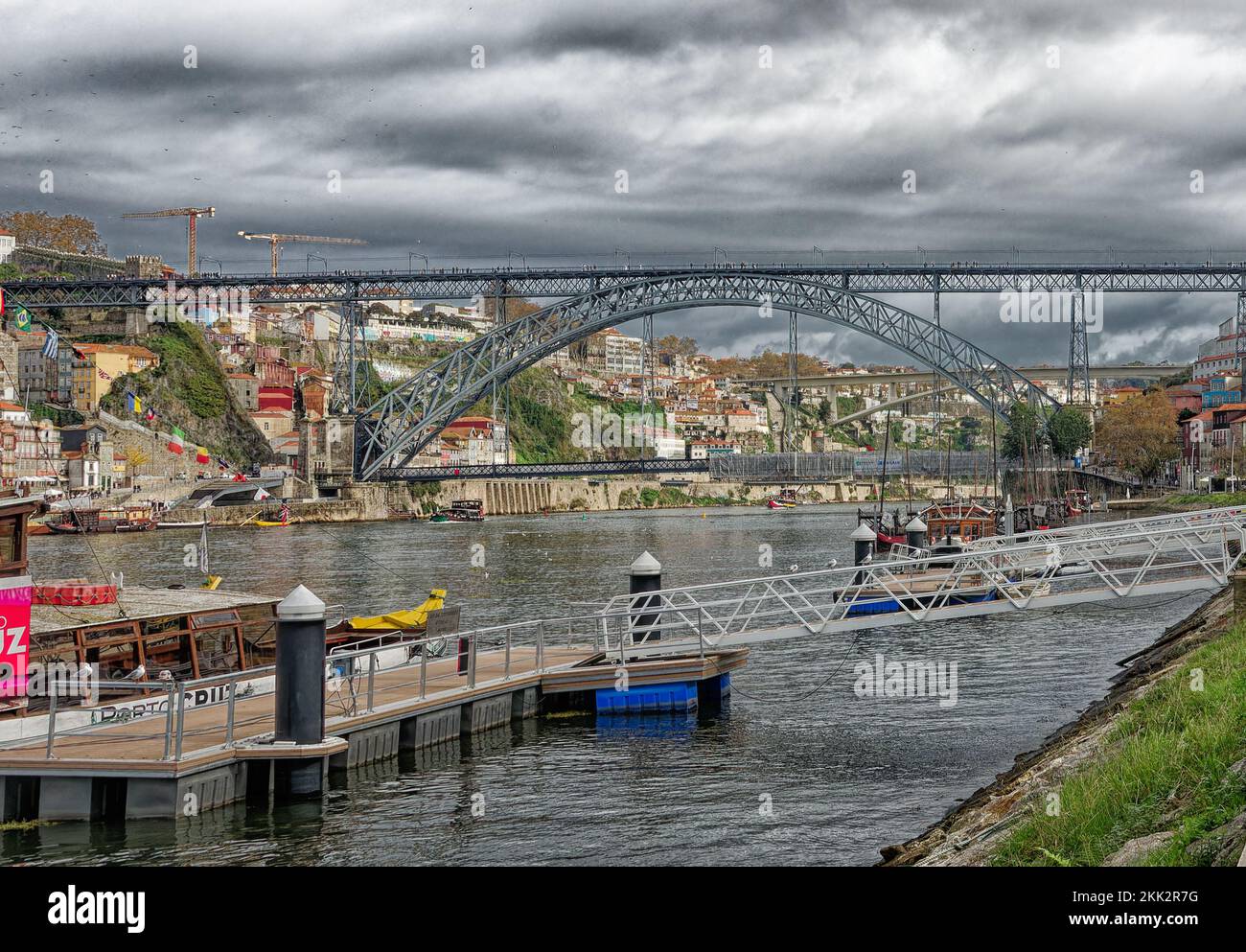 The Dom Luis Bridge designed by Gustavo Eiffel spanning the River Douro ...