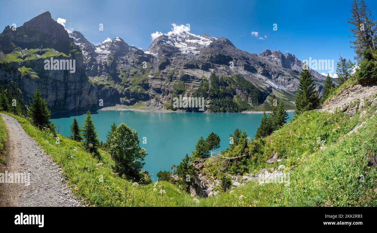 The Oeschinensee lake and the peaks Doldenhorn, Frundenhorn ...