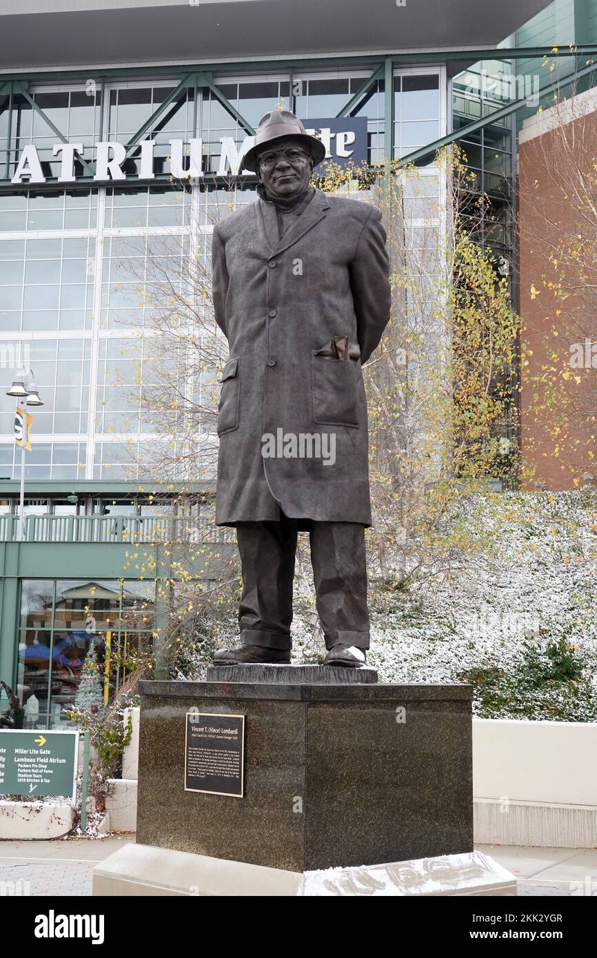 A statue of former Green Bay Packers coach Vince Lombardi in the Bob ...