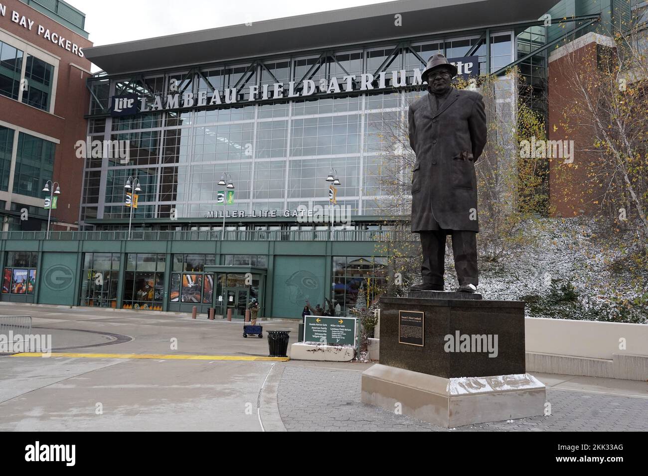 A statue of former Green Bay Packers coach Vince Lombardi in the Bob ...