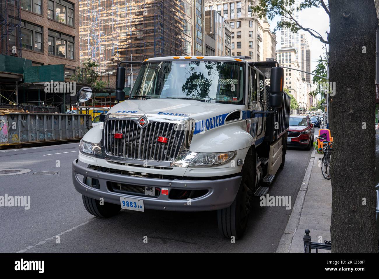 New york city police truck hi-res stock photography and images - Alamy