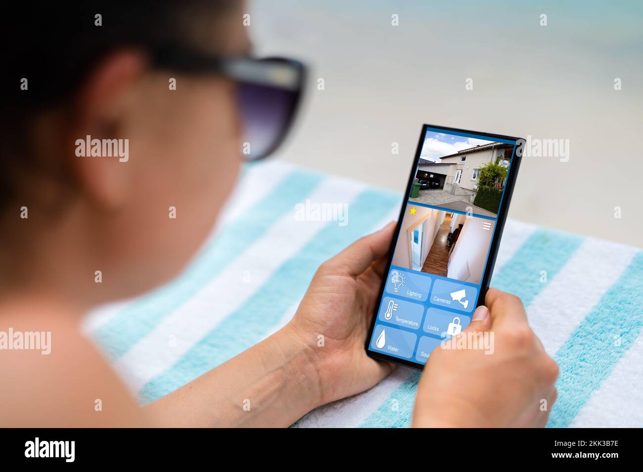 Smart security cameras hi-res stock photography and images - Alamy