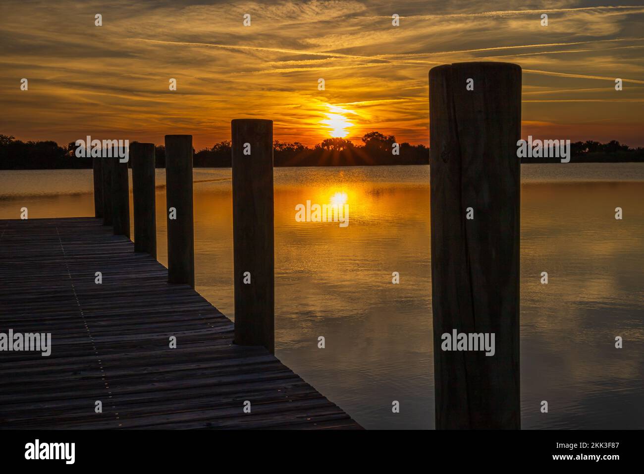 A scenic sunset at Faye Lake Park Port St.John in Cocoa Florida Stock ...