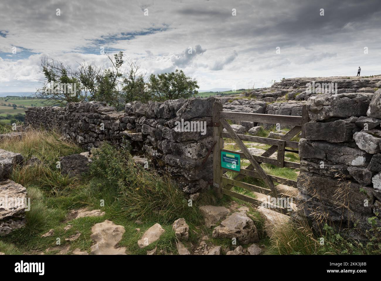 Malham Cove, fault on the middle Craven Fault, 70m sheer drop on cliff ...