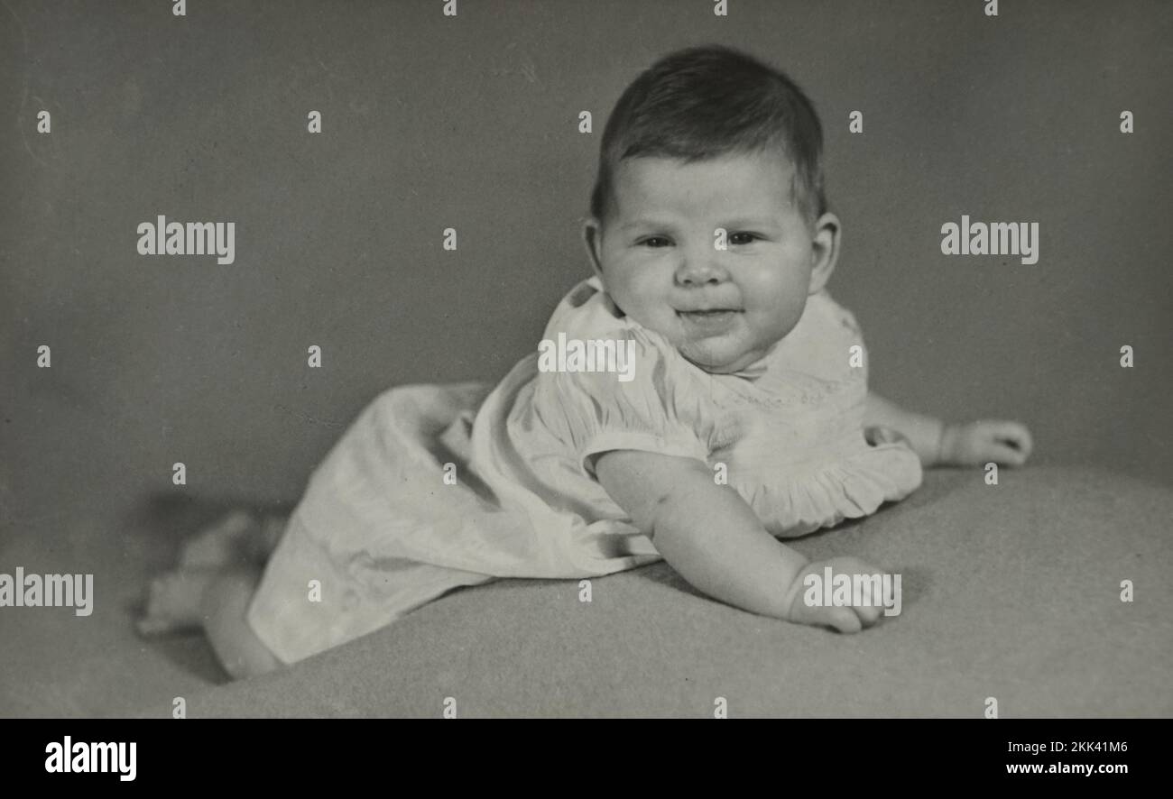 1950s baby black and white hi-res stock photography and images - Alamy