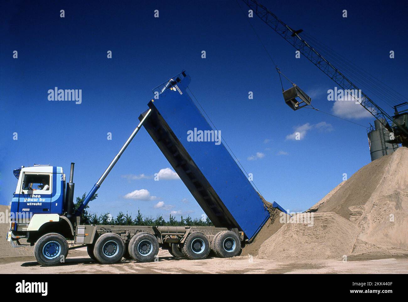 Ten wheeler daf tipper truck hi-res stock photography and images - Alamy