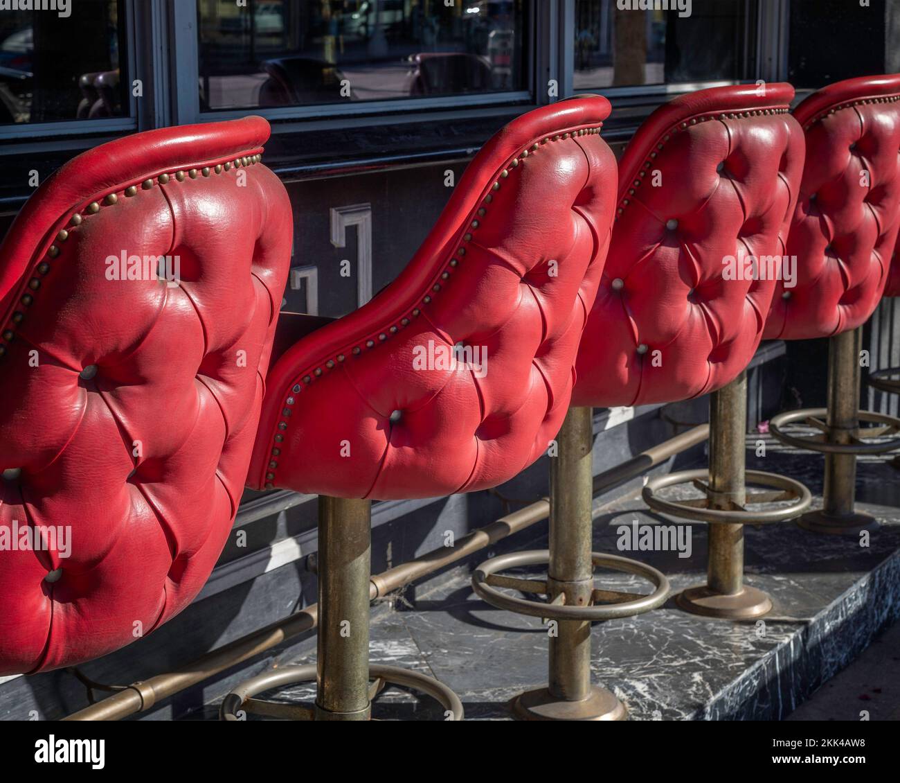 Outdoor restaurant decor hi-res stock photography and images - Alamy