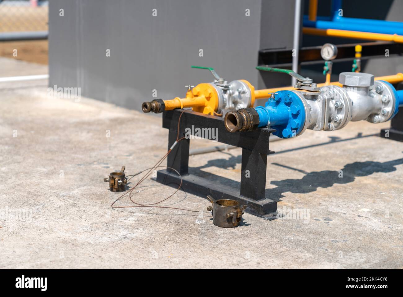 LPG liquid and vapor connector pipe for recieve gas load to tank in LPG ...