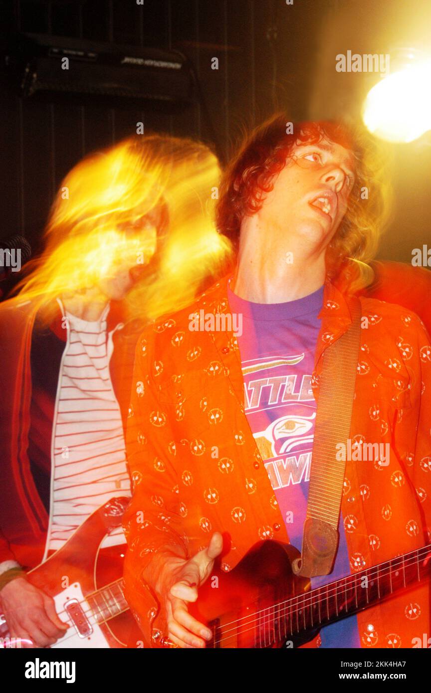 RAZORLIGHT, YOUNG, EARLY PUB GIG, 2004: A young Johnny Burrell singer ...