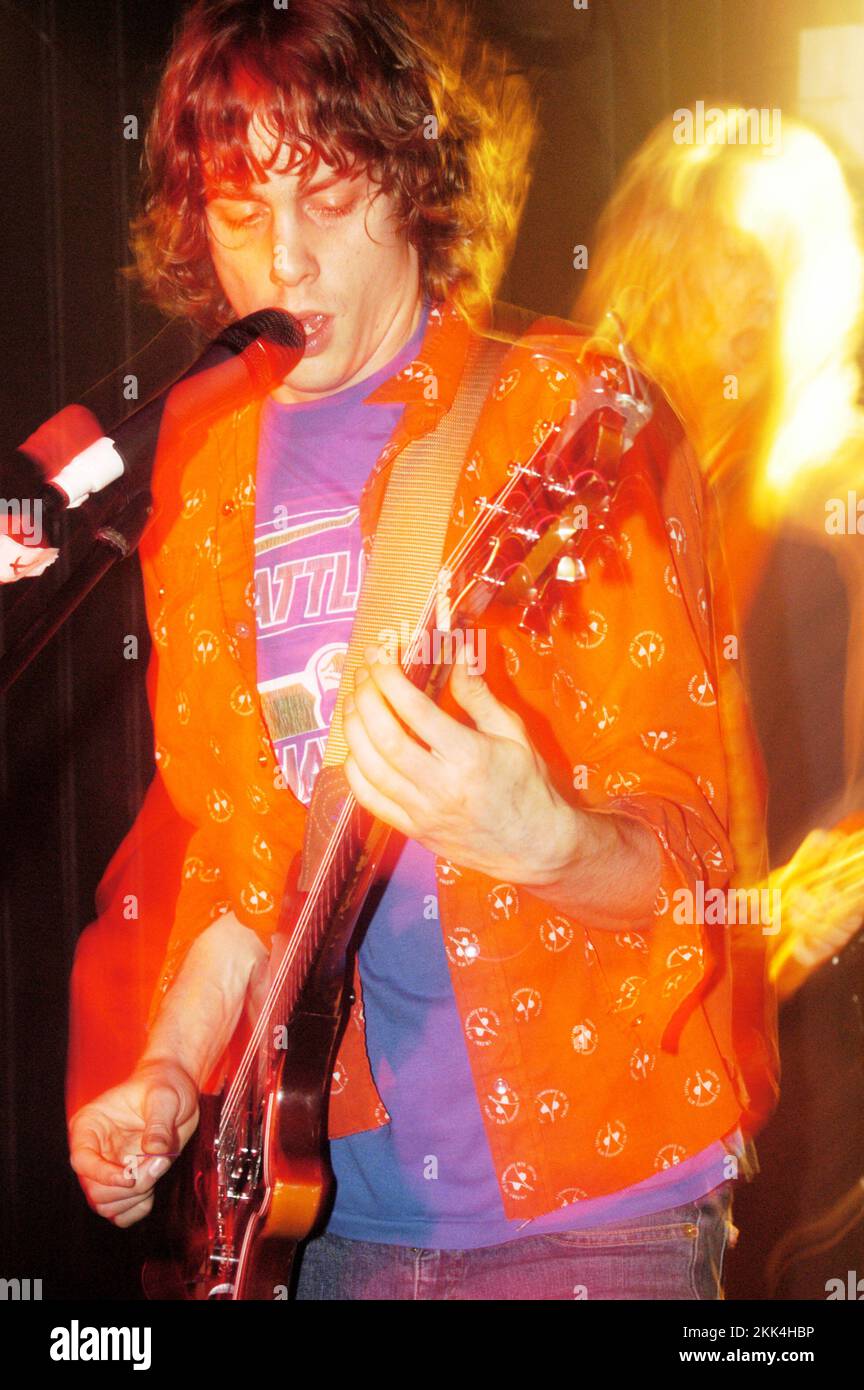 RAZORLIGHT, YOUNG, EARLY PUB GIG, 2004: A young Johnny Burrell singer ...