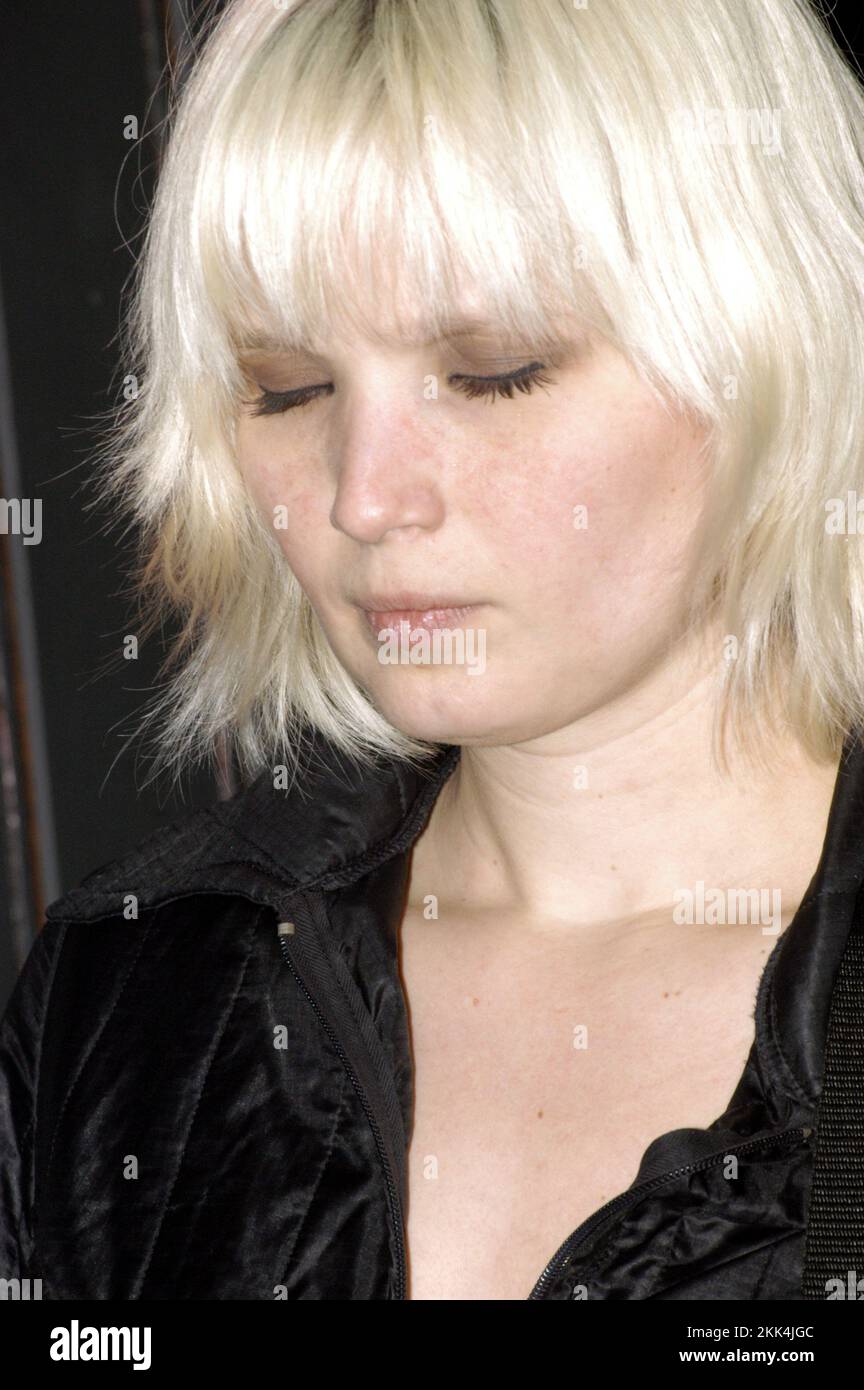 SHARIN FOO, YOUNG, THE RAVEONETTES, 2003: Sharin Foo from the Danish ...