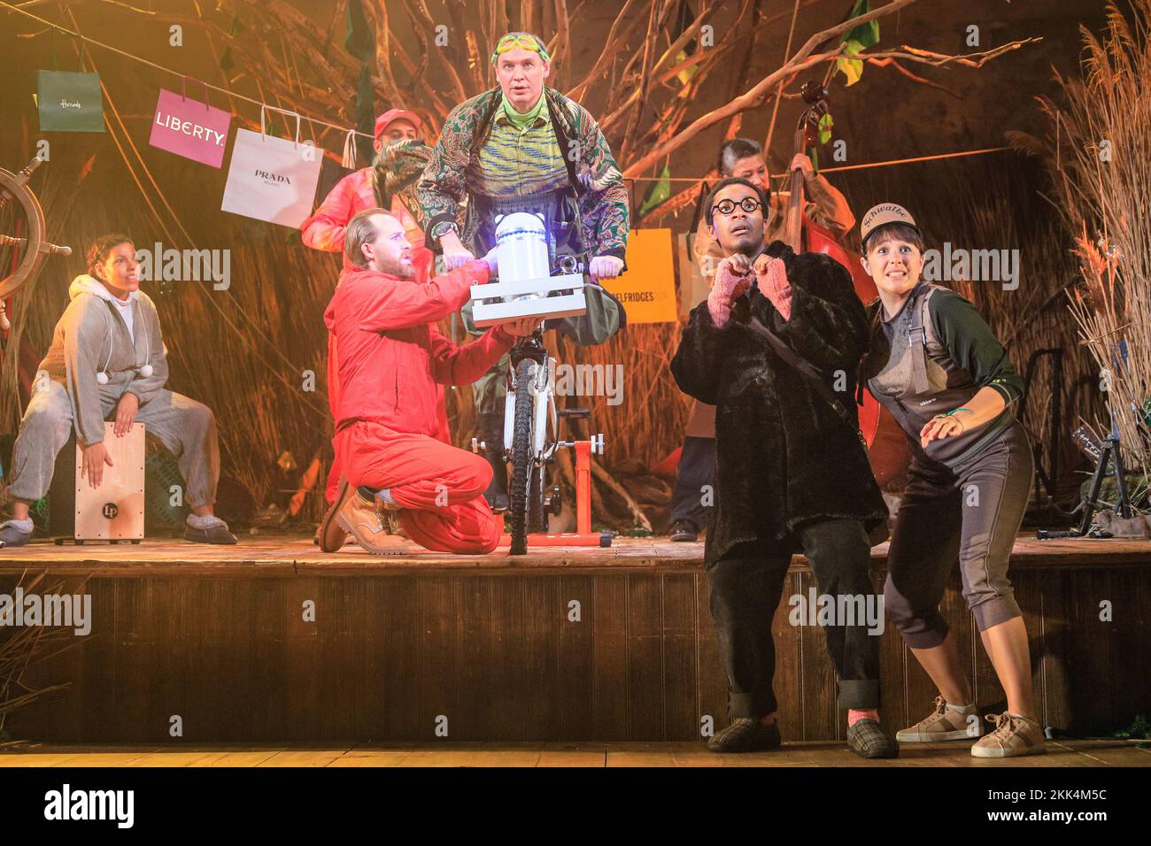 London, UK. 25th Nov, 2022. [NOTE: Name of the Play is 'Wind in the ...
