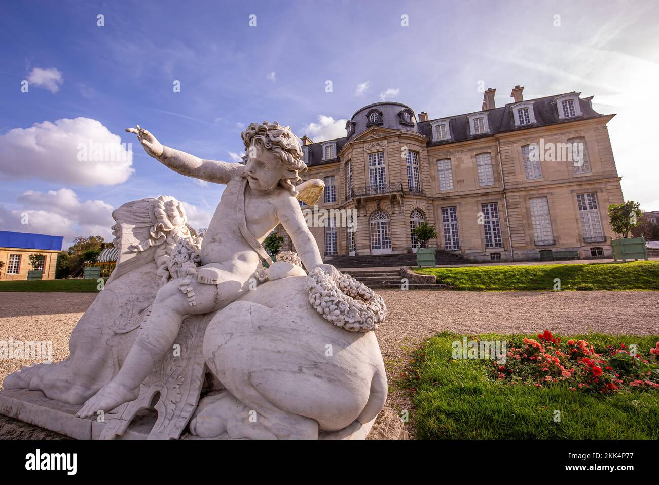 CHAMPS SUR MARNE, FRANCE, NOVEMBER 02, 2022 : exteriors and park of the ...