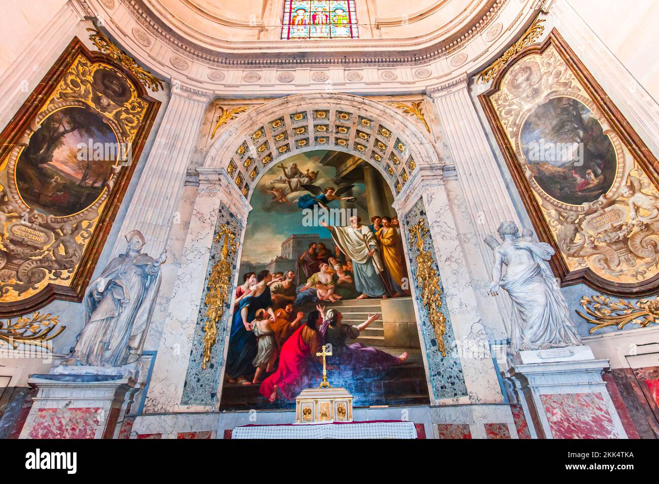PARIS, FRANCE, NOVEMBER 10, 2022 : interiors architectural details of ...