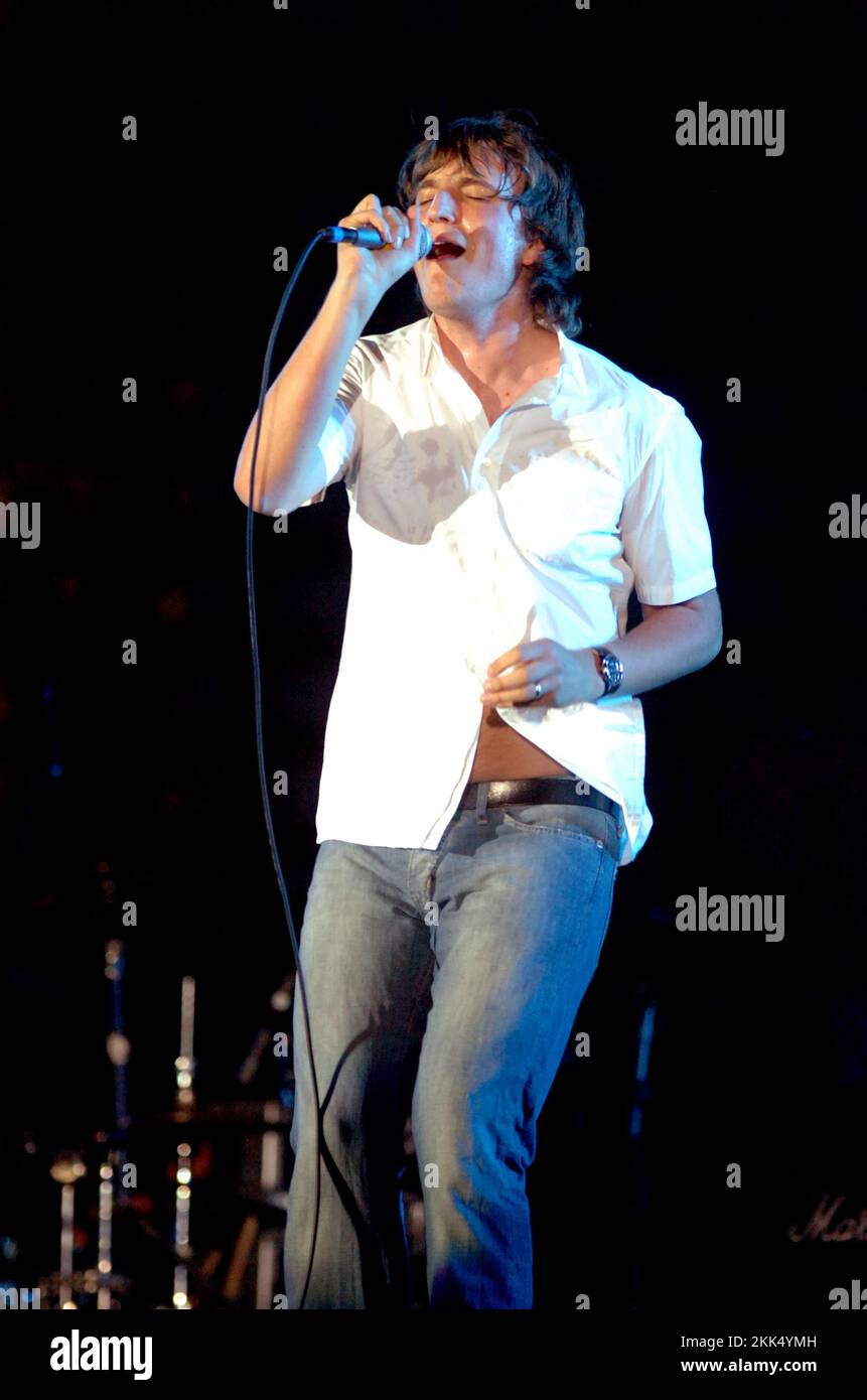 STARSAILOR, MILLENNIUM STADIUM, 2005: STARSAILOR singer/guitarist JAMES ...