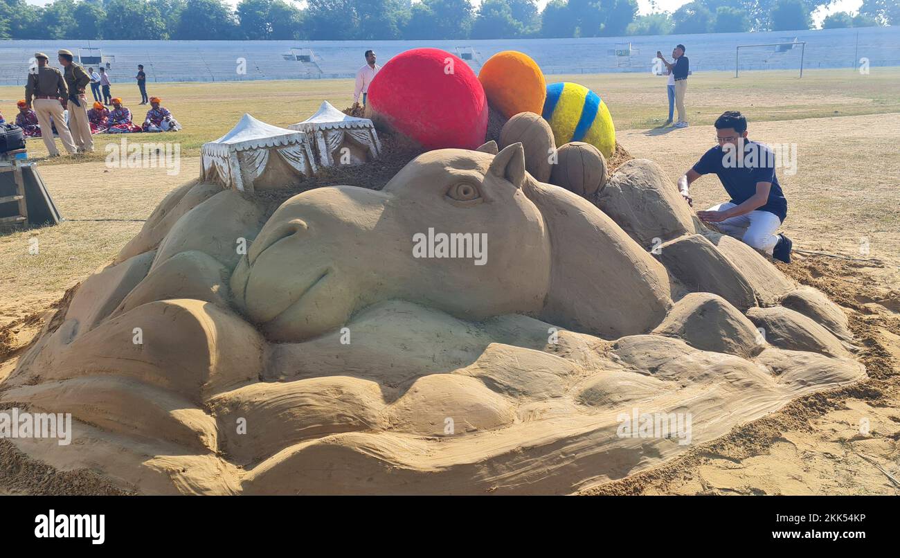 Alwar, Rajasthan, India, November 25, 2022: Indian sand artist Ajay ...