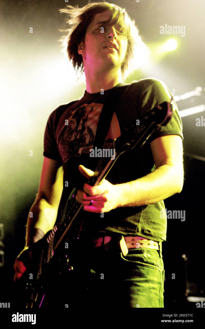 JASON STOLLSTEIMER singer with VON BONDIES on the NME Tour at Cardiff ...