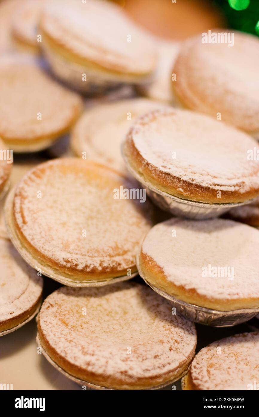 Stack of mince pies hi-res stock photography and images - Alamy