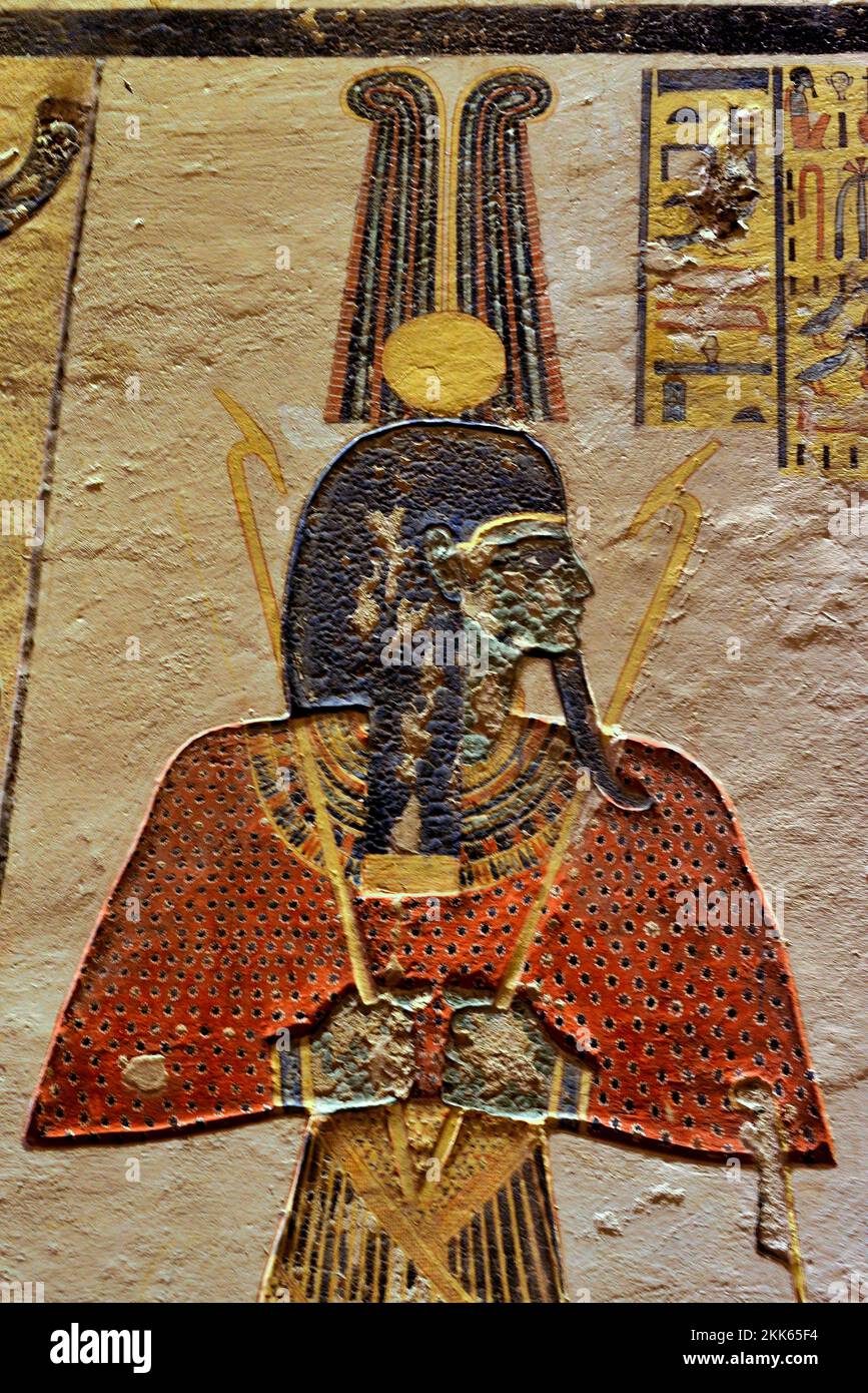 ANCIENT EGYPTIAN PAINTINGS AND HIEROGLYPHS IN THE PHAROAH'S TOMB IN THE ...
