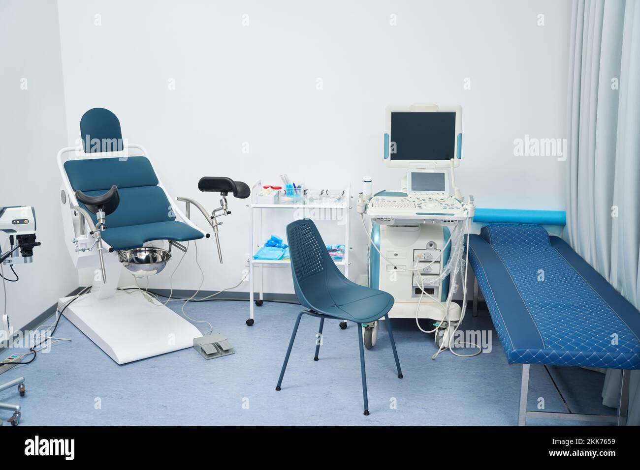 Empty gynecology room with modern equipment in clinic Stock Photo - Alamy