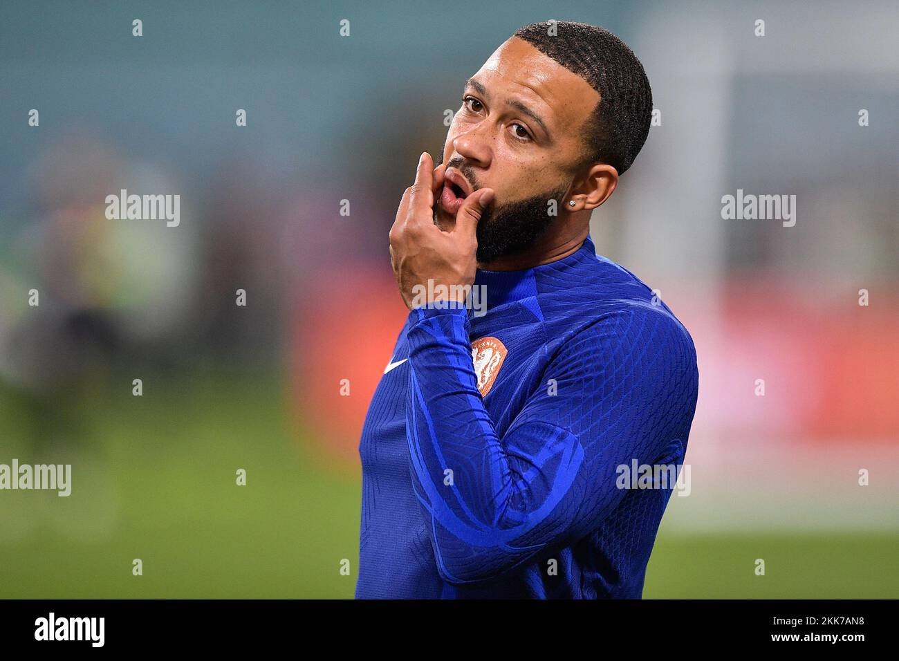 DOHA, QATAR - NOVEMBER 25: Memphis Depay of the Netherlands prior to ...