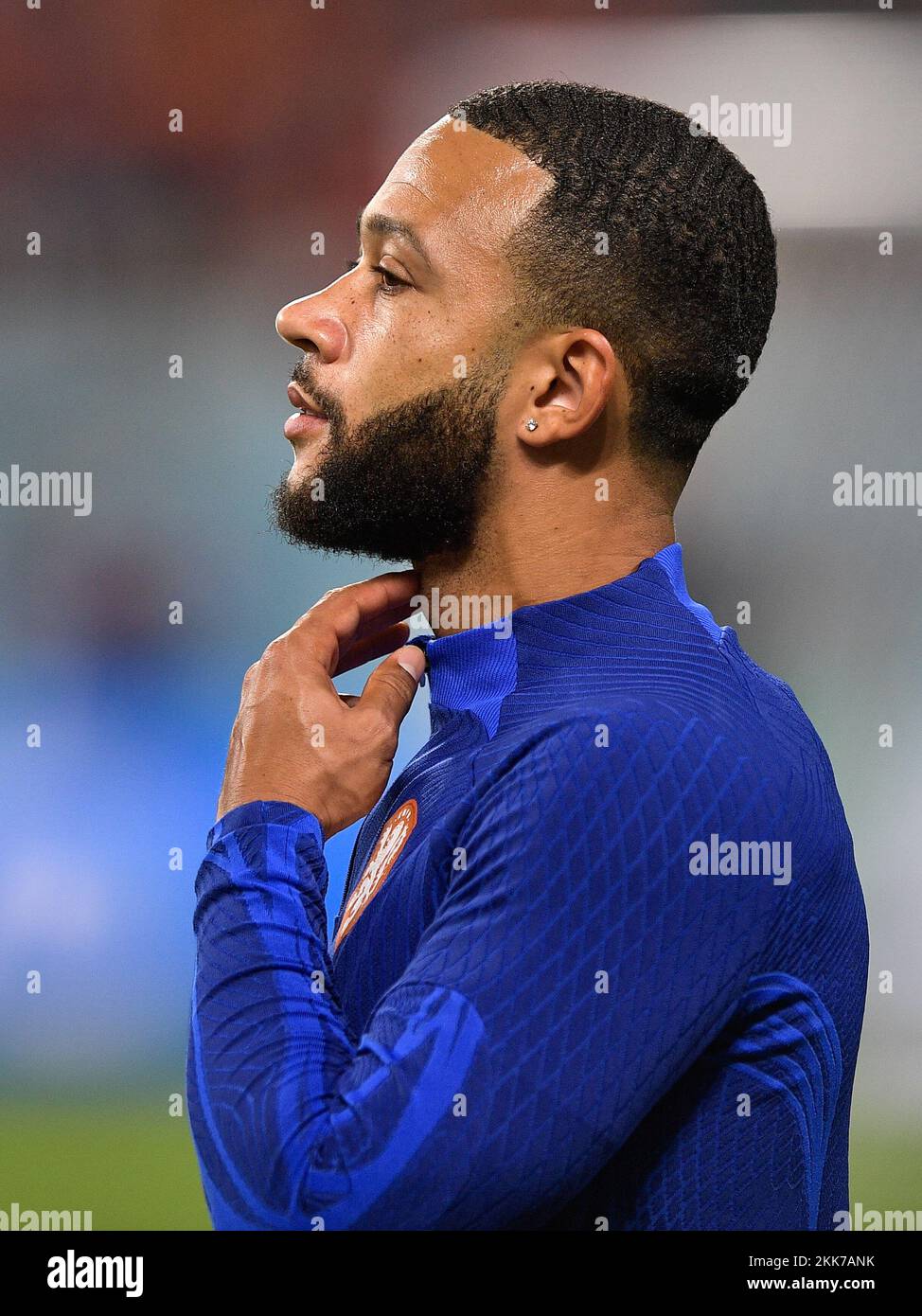DOHA, QATAR - NOVEMBER 25: Memphis Depay of the Netherlands prior to ...
