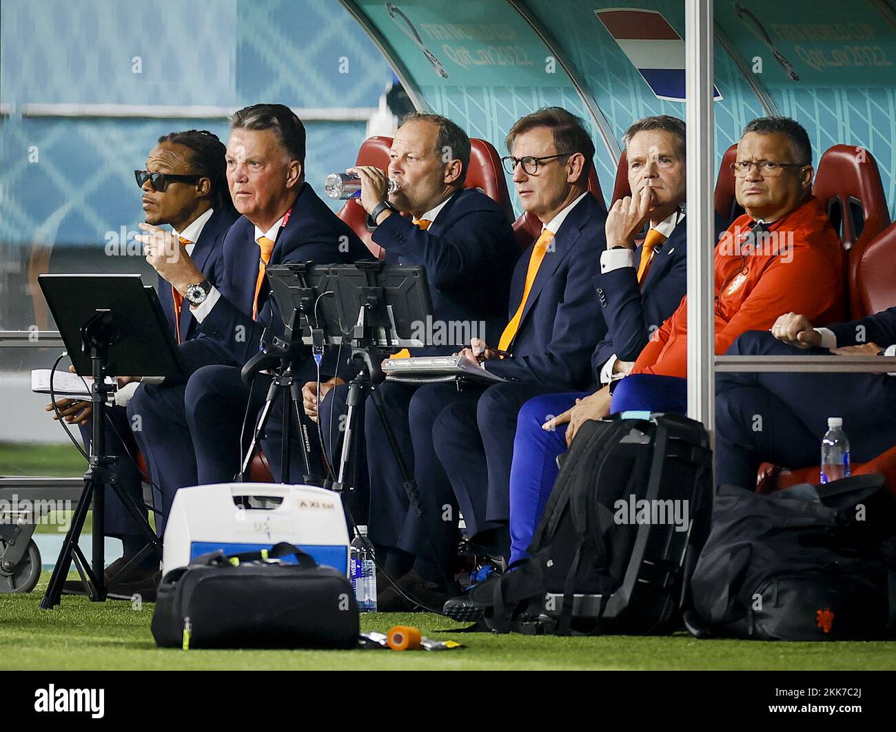 AL-RAYYAN - (LR) Holland assistant trainer Edgar Davids, Holland coach ...