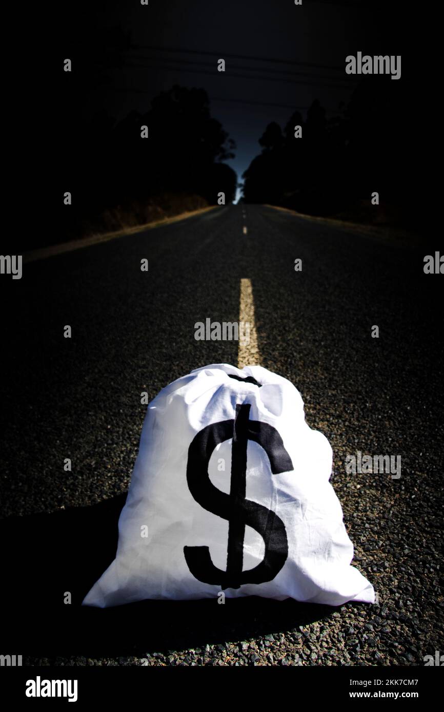 Bulging in the middle hi-res stock photography and images - Alamy