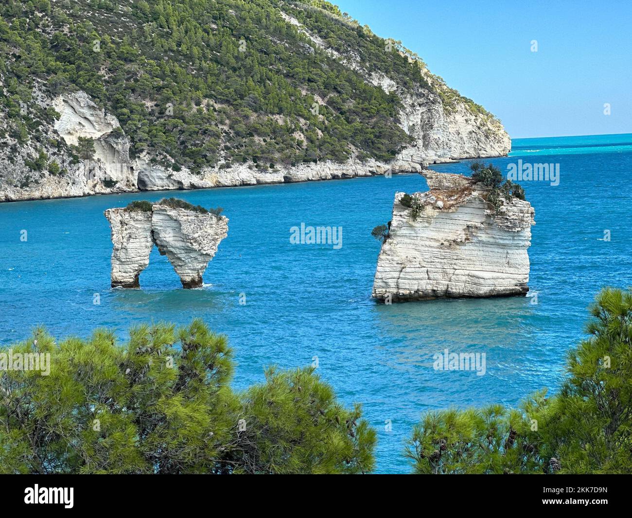 Landscape reflection rocks in water hi-res stock photography and images ...